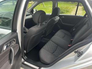 Pelēks Mercedes-Benz C 200 2007 Marijampole, ar dzinēja tilpumu 2.20 L un nobraukumu 270 tūkst. km par 2850 €, foto 14 vietnē AUTOMOTO.COM.LV