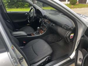 Pelēks Mercedes-Benz C 200 2007 Marijampole, ar dzinēja tilpumu 2.20 L un nobraukumu 270 tūkst. km par 2850 €, foto 15 vietnē AUTOMOTO.COM.LV