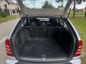 Pelēks Mercedes-Benz C 200 2007 Marijampole, ar dzinēja tilpumu 2.20 L un nobraukumu 270 tūkst. km par 2850 €, foto 17 vietnē AUTOMOTO.COM.LV