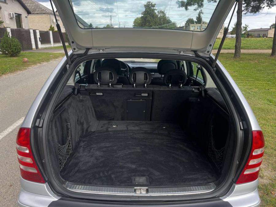 Pelēks Mercedes-Benz C 200 2007 Marijampole, ar dzinēja tilpumu 2.20 L un nobraukumu 270 tūkst. km par 2850 €, foto 17 vietnē AUTOMOTO.COM.LV