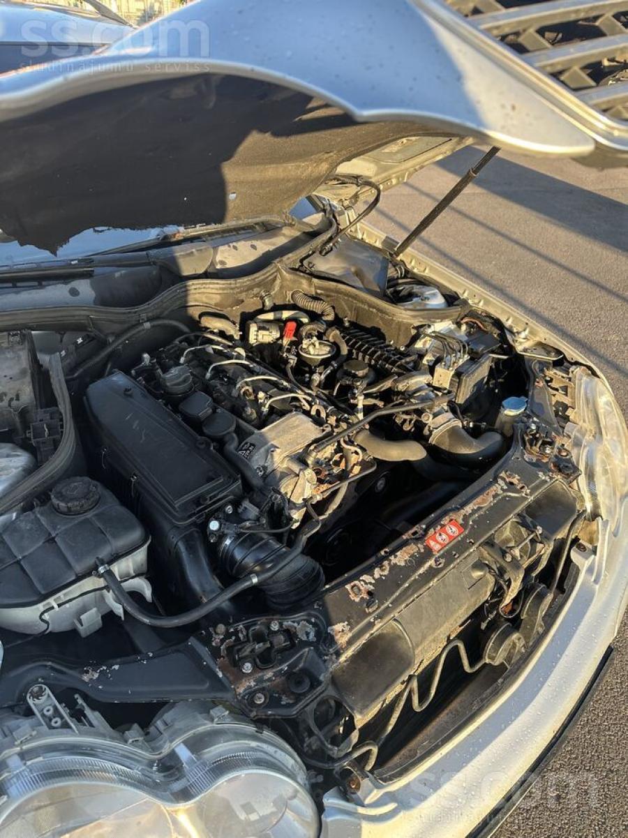 Pelēks Mercedes-Benz C 200 2007 Liepāja, ar dzinēja tilpumu 2.20 L un nobraukumu 541 tūkst. km par 1400 €, foto 5 vietnē AUTOMOTO.COM.LV