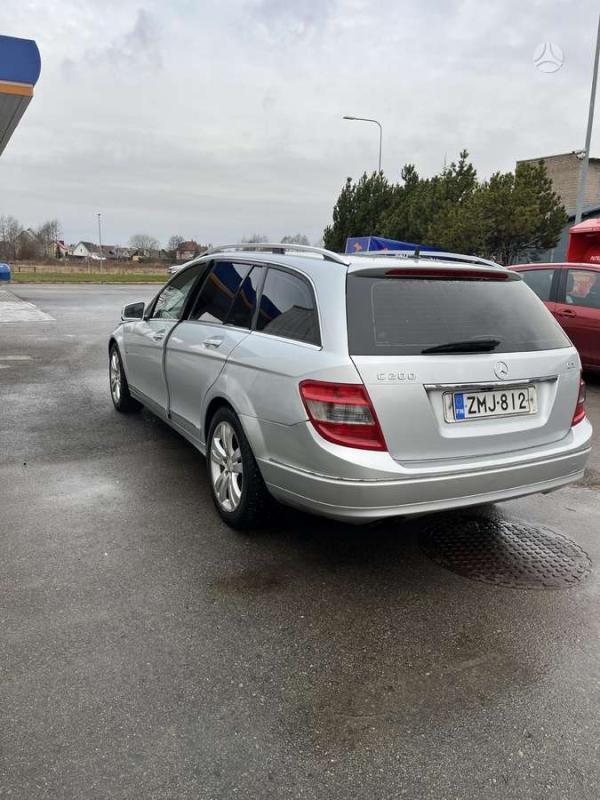Grey Mercedes-Benz C 200 2008 in Silute, with an engine capacity of 2.15 L and mileage of 303 thousand km for 4350 €, photo 5 on AUTOMOTO.COM.LV
