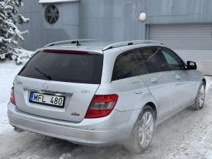 Pelēks Mercedes-Benz C 200 2008 Viļņa, ar dzinēja tilpumu 2.15 L un nobraukumu 497 tūkst. km par 4350 €, foto 4 vietnē AUTOMOTO.COM.LV