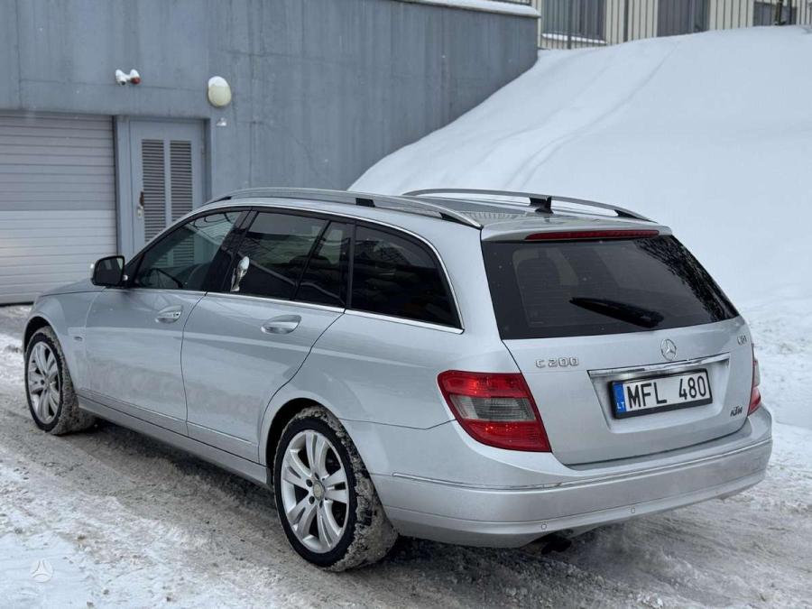 Pelēks Mercedes-Benz C 200 2008 Viļņa, ar dzinēja tilpumu 2.15 L un nobraukumu 497 tūkst. km par 4350 €, foto 6 vietnē AUTOMOTO.COM.LV
