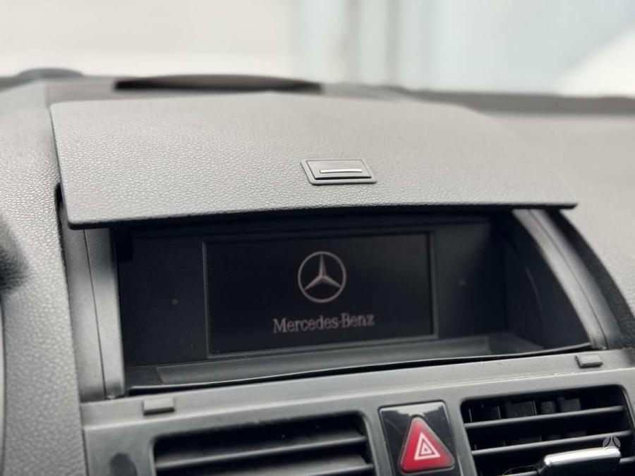 Pelēks Mercedes-Benz C 200 2008 Viļņa, ar dzinēja tilpumu 2.15 L un nobraukumu 497 tūkst. km par 4350 €, foto 9 vietnē AUTOMOTO.COM.LV