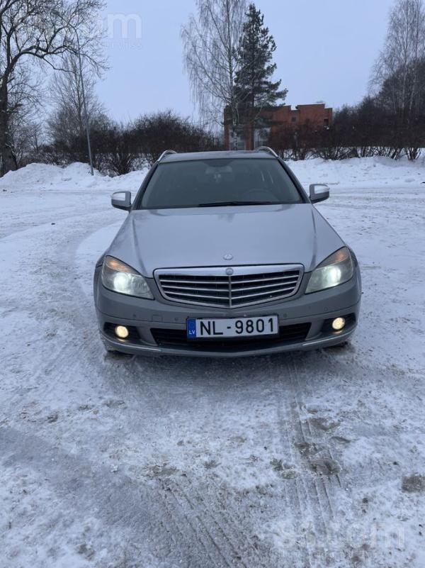 Grey Mercedes-Benz C 200 2008 in Jekabpils, with an engine capacity of 2.20 L and mileage of 401 thousand km for 2300 €, photo 1 on AUTOMOTO.COM.LV