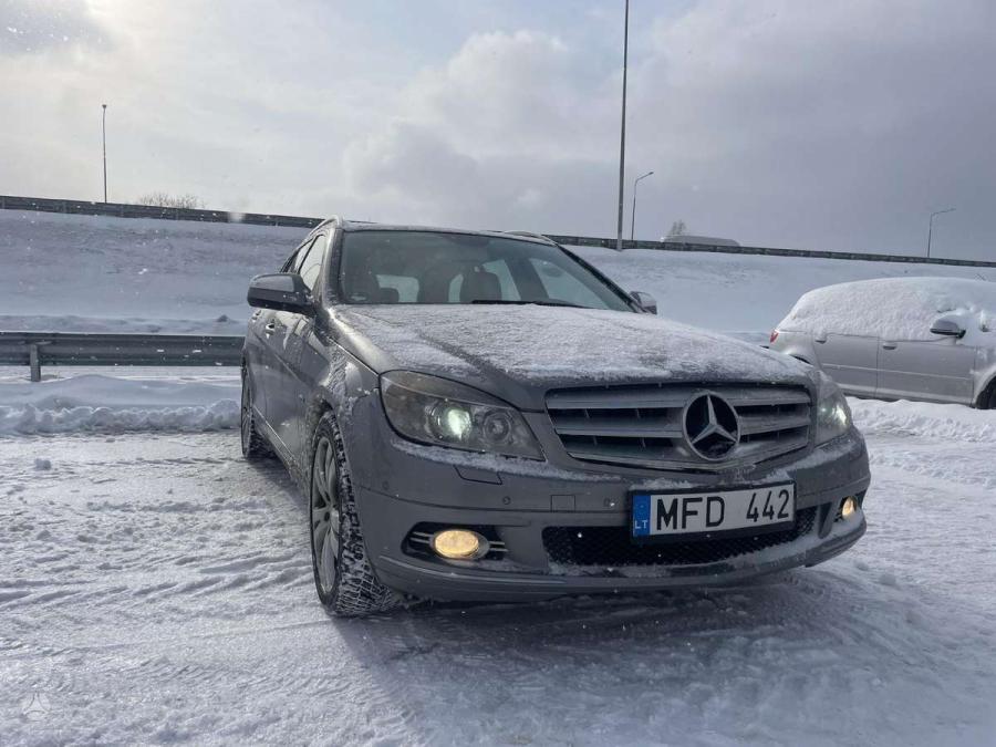 Pelēks Mercedes-Benz C 200 2008 Kauņa, ar dzinēja tilpumu 2.15 L un nobraukumu 395 tūkst. km par 4250 €, foto 5 vietnē AUTOMOTO.COM.LV