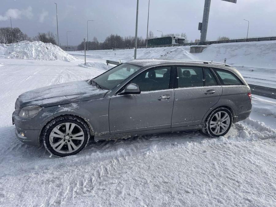 Pelēks Mercedes-Benz C 200 2008 Kauņa, ar dzinēja tilpumu 2.15 L un nobraukumu 395 tūkst. km par 4250 €, foto 6 vietnē AUTOMOTO.COM.LV