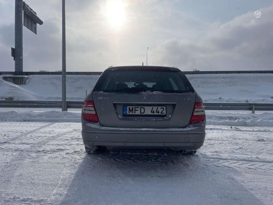 Pelēks Mercedes-Benz C 200 2008 Kauņa, ar dzinēja tilpumu 2.15 L un nobraukumu 395 tūkst. km par 4250 €, foto 8 vietnē AUTOMOTO.COM.LV