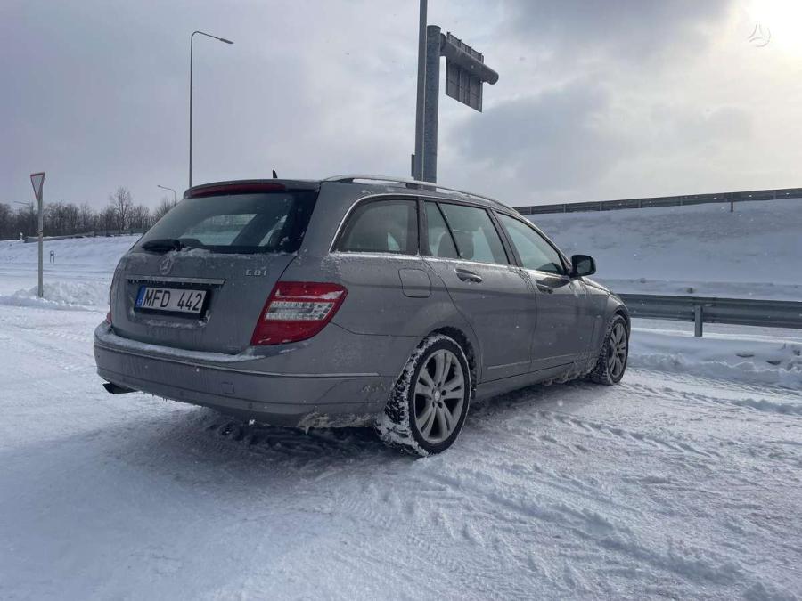Pelēks Mercedes-Benz C 200 2008 Kauņa, ar dzinēja tilpumu 2.15 L un nobraukumu 395 tūkst. km par 4250 €, foto 10 vietnē AUTOMOTO.COM.LV
