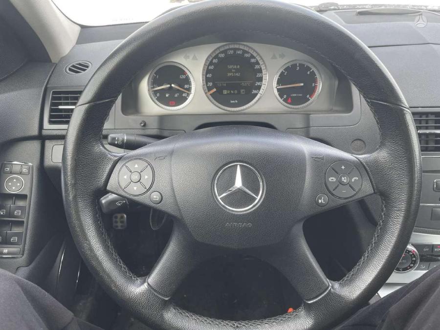 Pelēks Mercedes-Benz C 200 2008 Kauņa, ar dzinēja tilpumu 2.15 L un nobraukumu 395 tūkst. km par 4250 €, foto 11 vietnē AUTOMOTO.COM.LV