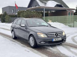 Grey Mercedes-Benz C 200 2008 in Vilnius, with an engine capacity of 2.15 L and mileage of 300 thousand km for 2900 €, photo 2 on AUTOMOTO.COM.LV