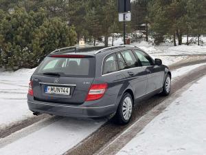 Grey Mercedes-Benz C 200 2008 in Vilnius, with an engine capacity of 2.15 L and mileage of 300 thousand km for 2900 €, photo 4 on AUTOMOTO.COM.LV