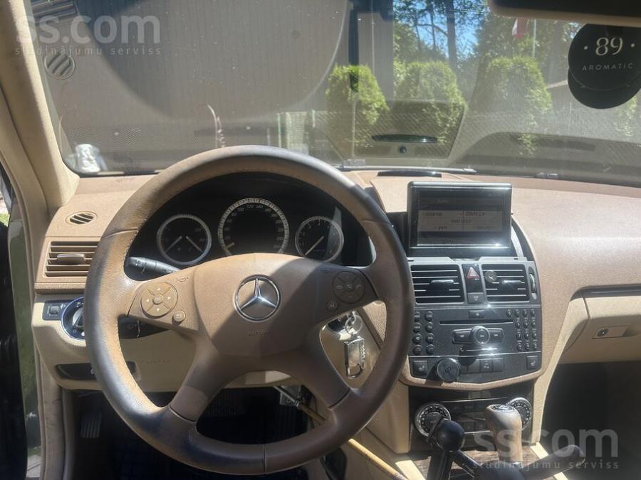 Pelēks Mercedes-Benz C 200 2008 Rīga, ar dzinēja tilpumu 1.80 L un nobraukumu 299 tūkst. km par 3690 €, foto 7 vietnē AUTOMOTO.COM.LV