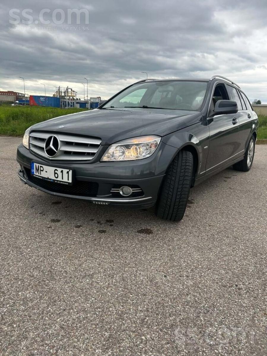 Grey Mercedes-Benz C 200 2008 in Riga, with an engine capacity of 2.20 L and mileage of 371 thousand km for 3650 €, photo 1 on AUTOMOTO.COM.LV