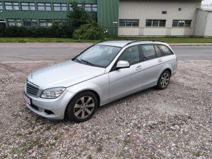 Pelēks Mercedes-Benz C 200 2008 Viļņa, ar dzinēja tilpumu 2.15 L un nobraukumu 436 tūkst. km par 1400 €, foto  vietnē AUTOMOTO.COM.LV