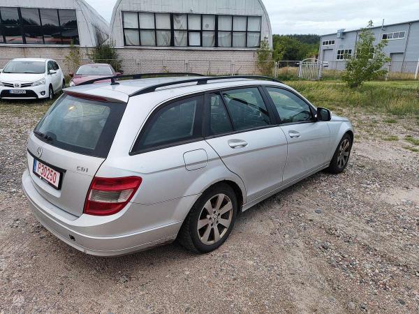Pelēks Mercedes-Benz C 200 2008 Viļņa, ar dzinēja tilpumu 2.15 L un nobraukumu 436 tūkst. km par 1400 €, foto 3 vietnē AUTOMOTO.COM.LV