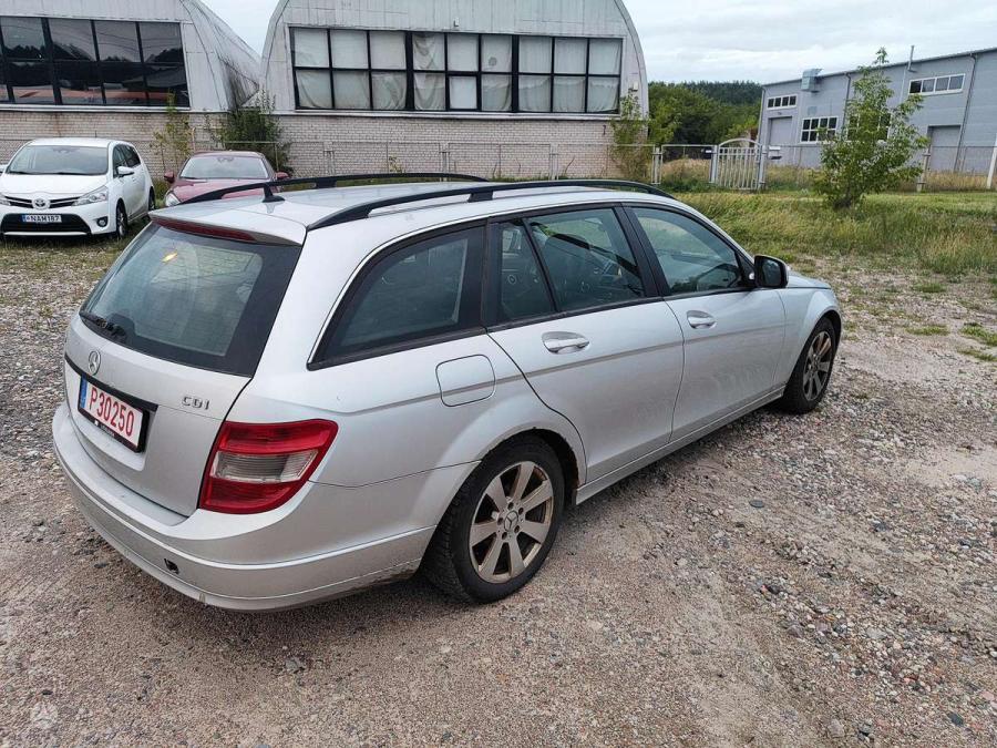 Pelēks Mercedes-Benz C 200 2008 Viļņa, ar dzinēja tilpumu 2.15 L un nobraukumu 436 tūkst. km par 1400 €, foto 4 vietnē AUTOMOTO.COM.LV