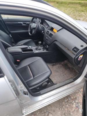 Pelēks Mercedes-Benz C 200 2008 Viļņa, ar dzinēja tilpumu 2.15 L un nobraukumu 436 tūkst. km par 1400 €, foto 7 vietnē AUTOMOTO.COM.LV