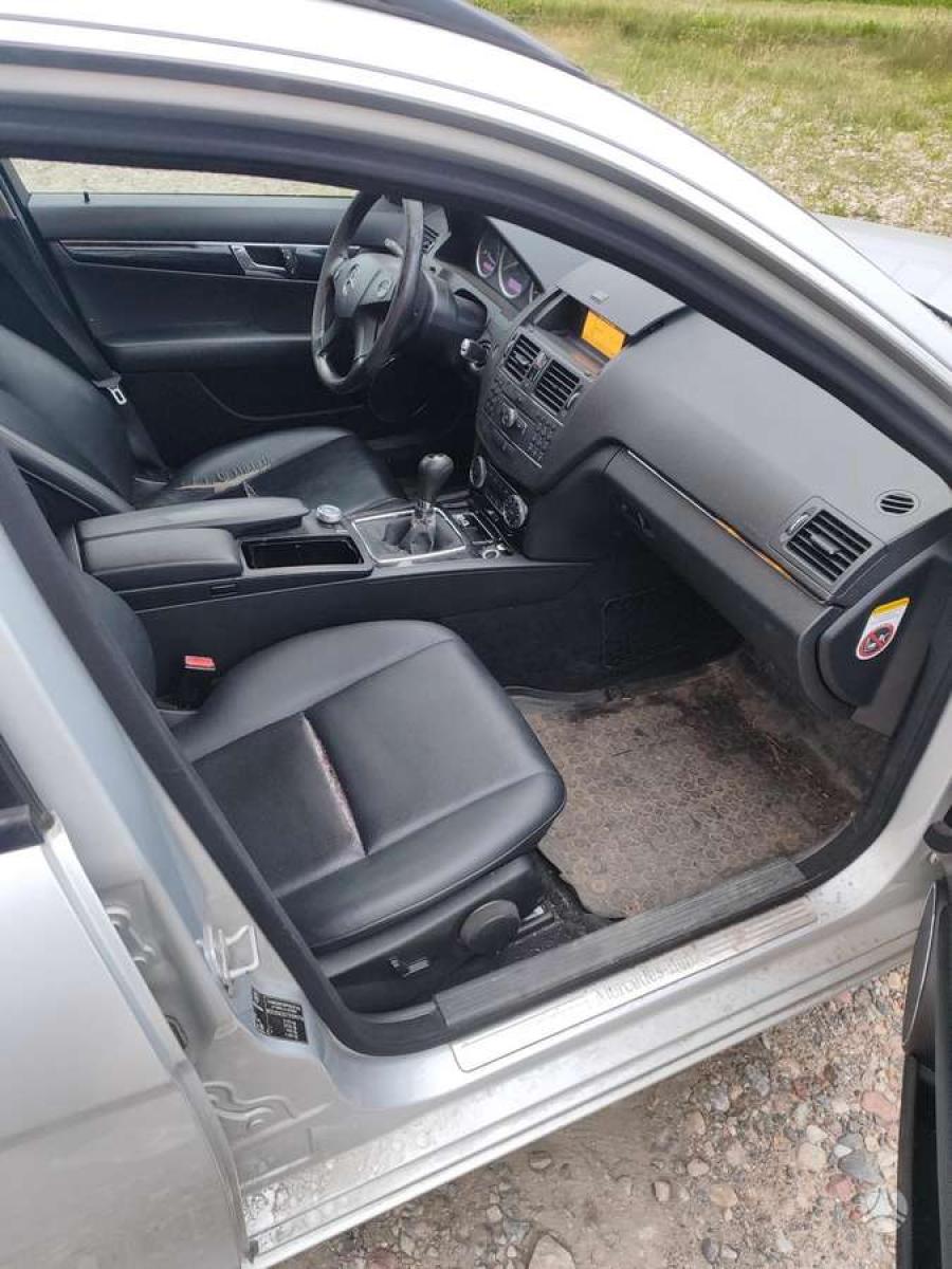 Pelēks Mercedes-Benz C 200 2008 Viļņa, ar dzinēja tilpumu 2.15 L un nobraukumu 436 tūkst. km par 1400 €, foto 7 vietnē AUTOMOTO.COM.LV