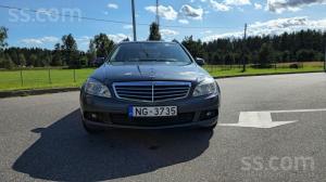 Grey Mercedes-Benz C 200 2008 in Riga, with an engine capacity of 1.80 L and mileage of 289 thousand km for 4650 €, photo 3 on AUTOMOTO.COM.LV