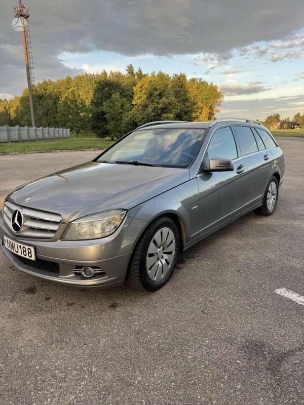 Pelēks Mercedes-Benz C 200 2008 Kauņa, ar dzinēja tilpumu 2.15 L un nobraukumu 180 tūkst. km par 3400 €, foto 3 vietnē AUTOMOTO.COM.LV