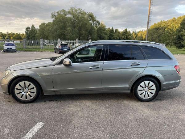 Pelēks Mercedes-Benz C 200 2008 Kauņa, ar dzinēja tilpumu 2.15 L un nobraukumu 180 tūkst. km par 3400 €, foto 4 vietnē AUTOMOTO.COM.LV