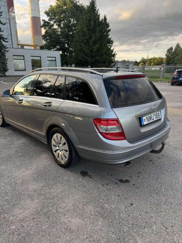 Pelēks Mercedes-Benz C 200 2008 Kauņa, ar dzinēja tilpumu 2.15 L un nobraukumu 180 tūkst. km par 3400 €, foto 5 vietnē AUTOMOTO.COM.LV