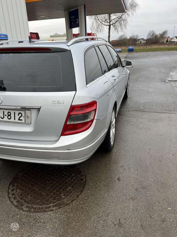 Grey Mercedes-Benz C 200 2008 in Silute, with an engine capacity of 2.15 L and mileage of 309 thousand km for 4250 €, photo 3 on AUTOMOTO.COM.LV