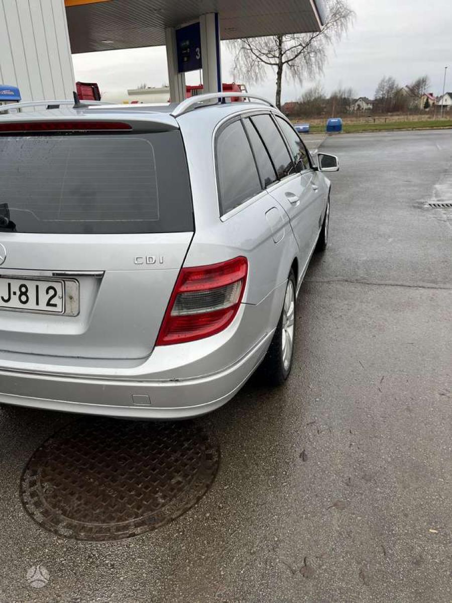 Grey Mercedes-Benz C 200 2008 in Silute, with an engine capacity of 2.15 L and mileage of 309 thousand km for 4250 €, photo 3 on AUTOMOTO.COM.LV