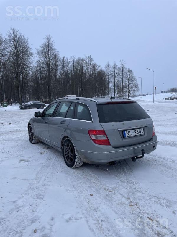 Pelēks Mercedes-Benz C 200 2008 Jēkabpils, ar dzinēja tilpumu 2.20 L un nobraukumu 401 tūkst. km par 2300 €, foto 4 vietnē AUTOMOTO.COM.LV
