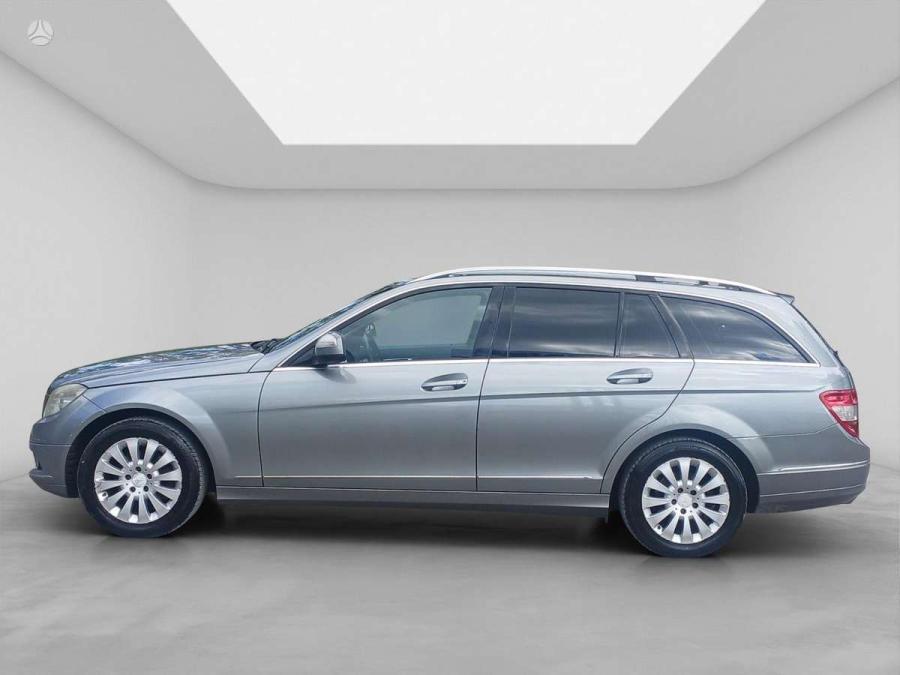 Pelēks Mercedes-Benz C 200 2008 Viļņa, ar dzinēja tilpumu 2.15 L un nobraukumu 327 tūkst. km par 4290 €, foto 3 vietnē AUTOMOTO.COM.LV