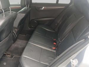 Pelēks Mercedes-Benz C 200 2008 Viļņa, ar dzinēja tilpumu 2.15 L un nobraukumu 327 tūkst. km par 4290 €, foto 14 vietnē AUTOMOTO.COM.LV