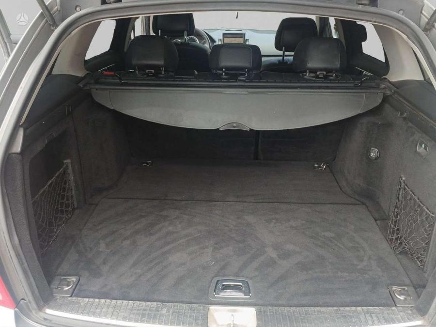 Pelēks Mercedes-Benz C 200 2008 Viļņa, ar dzinēja tilpumu 2.15 L un nobraukumu 327 tūkst. km par 4290 €, foto 16 vietnē AUTOMOTO.COM.LV