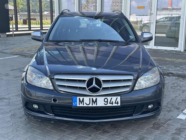Pelēks Mercedes-Benz C 200 2008 Viļņa, ar dzinēja tilpumu 2.15 L un nobraukumu 386 tūkst. km par 2600 €, foto 3 vietnē AUTOMOTO.COM.LV