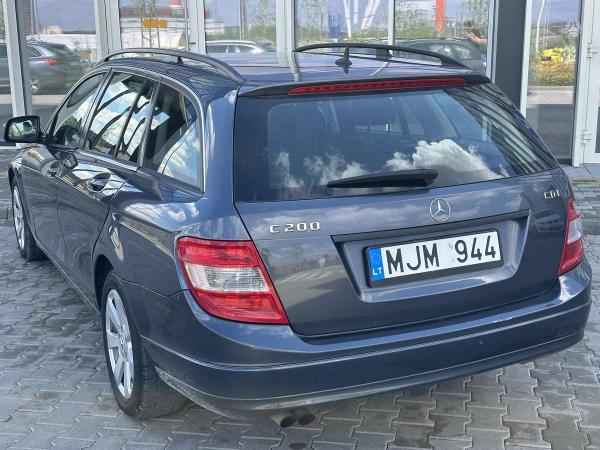 Pelēks Mercedes-Benz C 200 2008 Viļņa, ar dzinēja tilpumu 2.15 L un nobraukumu 386 tūkst. km par 2600 €, foto 6 vietnē AUTOMOTO.COM.LV