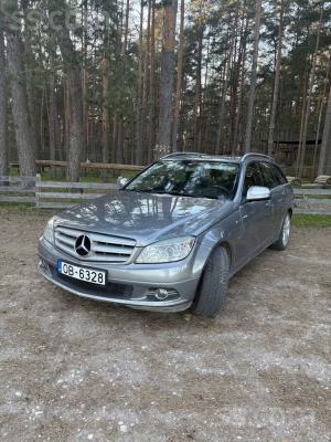 Pelēks Mercedes-Benz C 200 2008 Daugavpils, ar dzinēja tilpumu 2.20 L un nobraukumu 352 tūkst. km par 3500 €, foto 3 vietnē AUTOMOTO.COM.LV