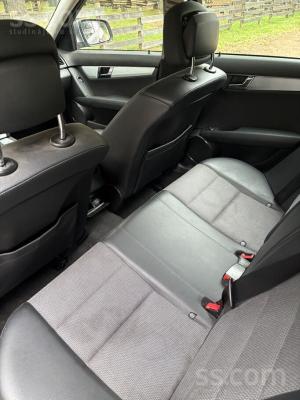Pelēks Mercedes-Benz C 200 2008 Daugavpils, ar dzinēja tilpumu 2.20 L un nobraukumu 352 tūkst. km par 3500 €, foto 8 vietnē AUTOMOTO.COM.LV