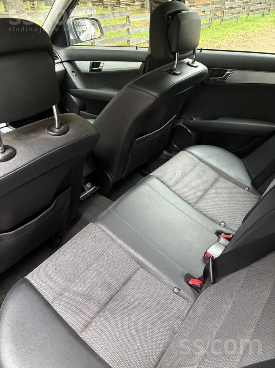 Pelēks Mercedes-Benz C 200 2008 Daugavpils, ar dzinēja tilpumu 2.20 L un nobraukumu 352 tūkst. km par 3500 €, foto 8 vietnē AUTOMOTO.COM.LV