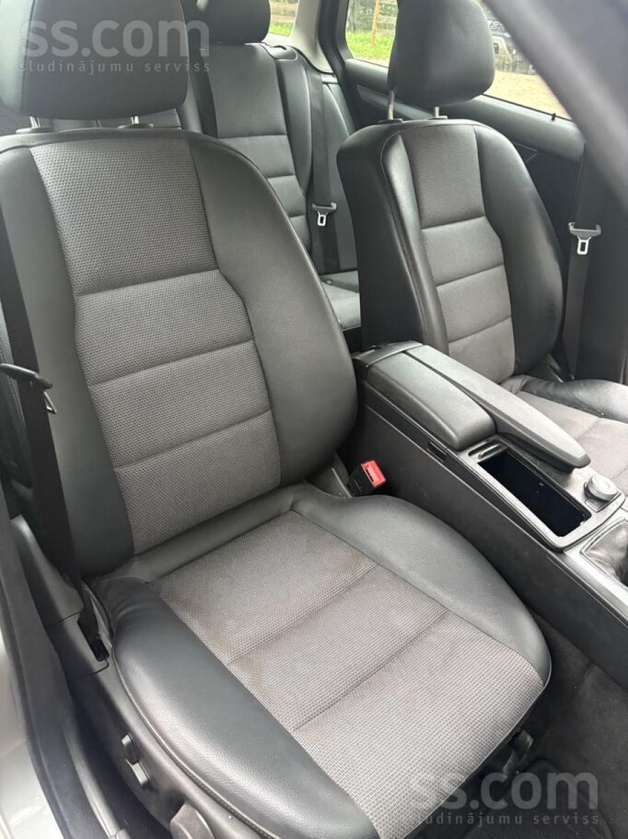 Pelēks Mercedes-Benz C 200 2008 Daugavpils, ar dzinēja tilpumu 2.20 L un nobraukumu 352 tūkst. km par 3500 €, foto 9 vietnē AUTOMOTO.COM.LV