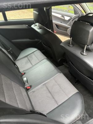 Pelēks Mercedes-Benz C 200 2008 Daugavpils, ar dzinēja tilpumu 2.20 L un nobraukumu 352 tūkst. km par 3500 €, foto 10 vietnē AUTOMOTO.COM.LV