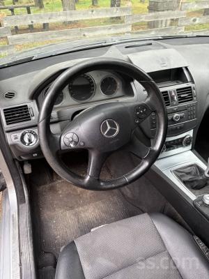 Pelēks Mercedes-Benz C 200 2008 Daugavpils, ar dzinēja tilpumu 2.20 L un nobraukumu 352 tūkst. km par 3500 €, foto 11 vietnē AUTOMOTO.COM.LV