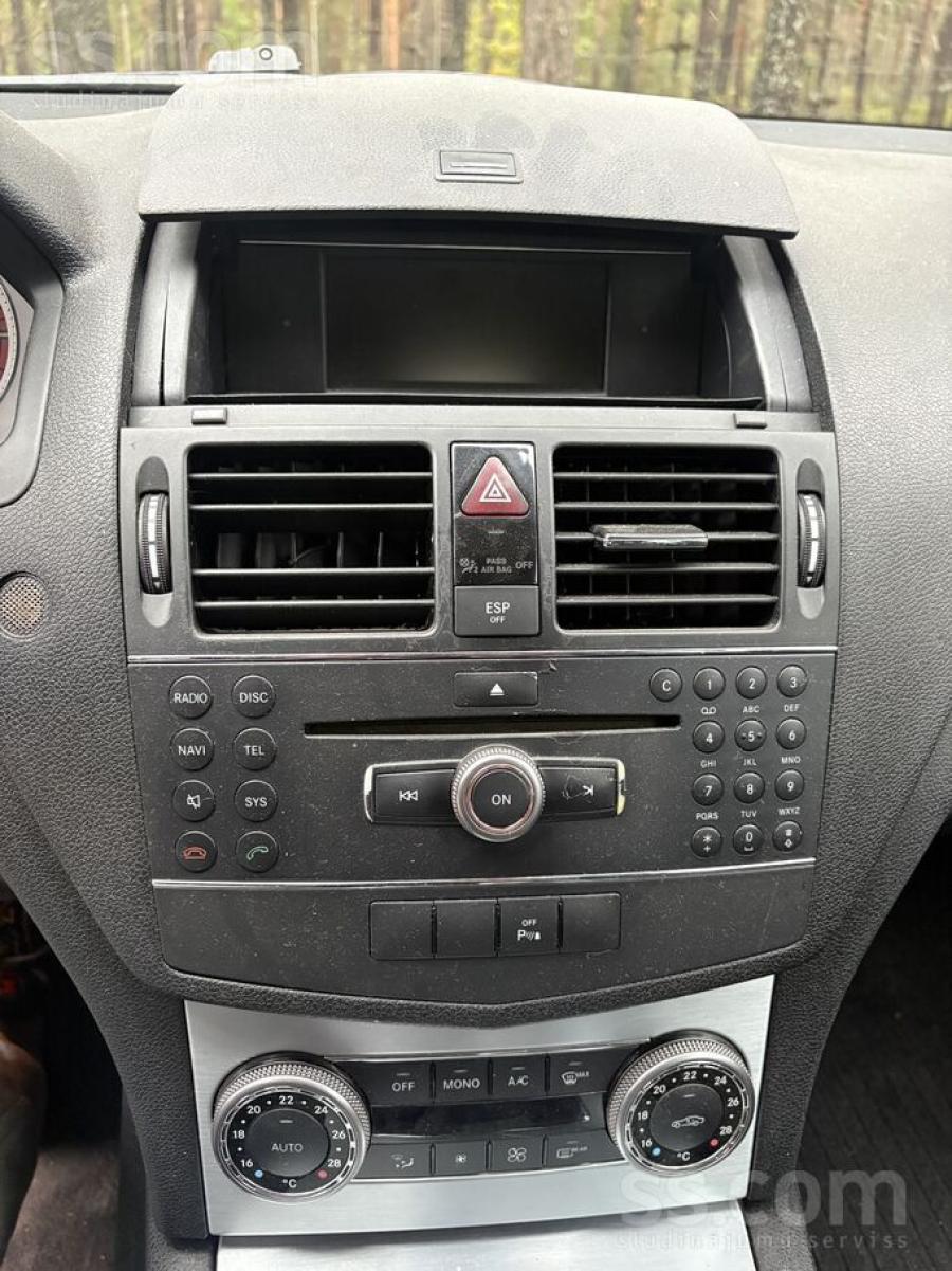 Pelēks Mercedes-Benz C 200 2008 Daugavpils, ar dzinēja tilpumu 2.20 L un nobraukumu 352 tūkst. km par 3500 €, foto 12 vietnē AUTOMOTO.COM.LV