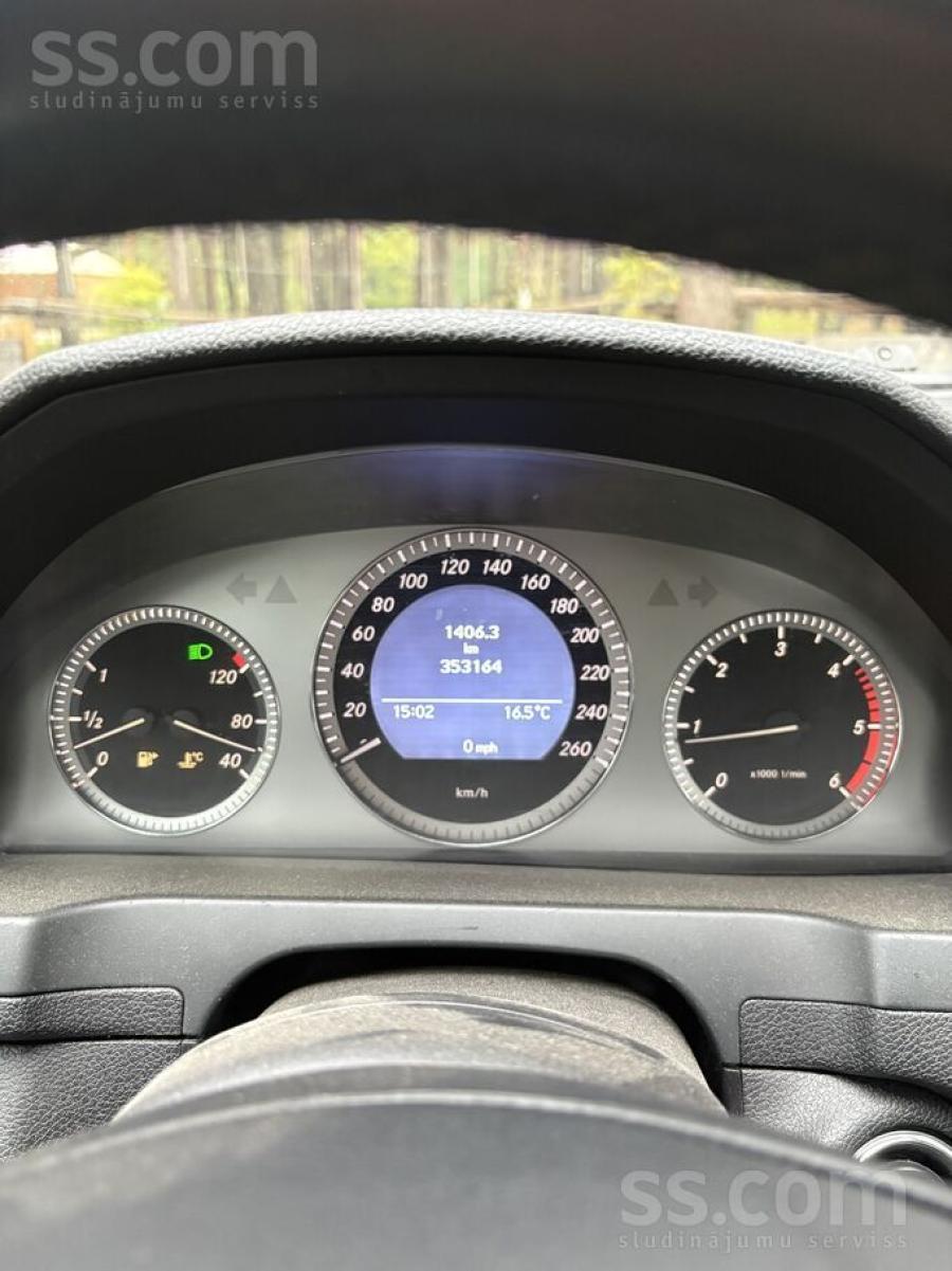 Pelēks Mercedes-Benz C 200 2008 Daugavpils, ar dzinēja tilpumu 2.20 L un nobraukumu 352 tūkst. km par 3500 €, foto 13 vietnē AUTOMOTO.COM.LV