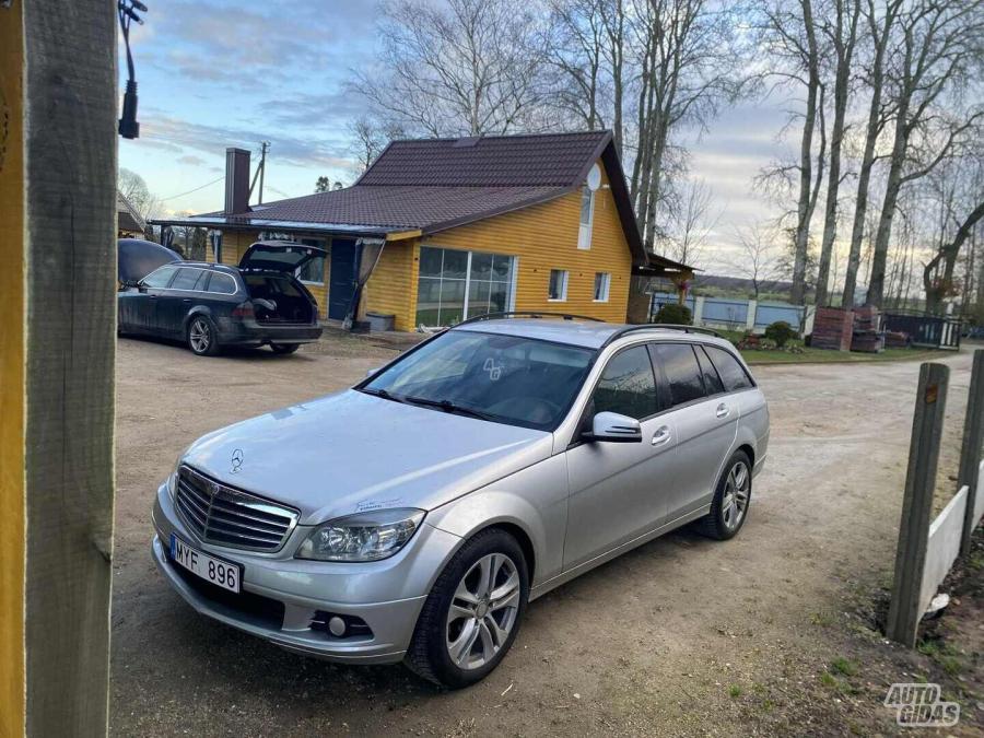 Pelēks Mercedes-Benz C 200 2009 Pakruojis, ar dzinēja tilpumu 2.20 L un nobraukumu 337 tūkst. km par 2000 €, foto 1 vietnē AUTOMOTO.COM.LV