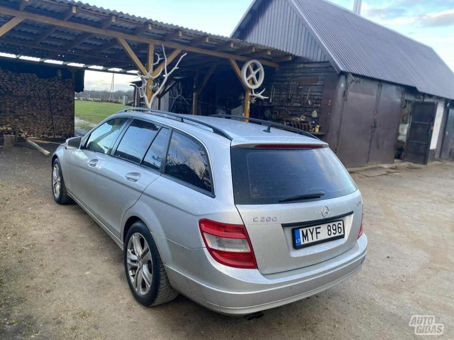 Pelēks Mercedes-Benz C 200 2009 Pakruojis, ar dzinēja tilpumu 2.20 L un nobraukumu 337 tūkst. km par 2000 €, foto 4 vietnē AUTOMOTO.COM.LV