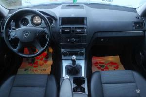 Grey Mercedes-Benz C 200 2009 in Vilnius, with an engine capacity of 2.10 L and mileage of 298 thousand km for 4990 €, photo 6 on AUTOMOTO.COM.LV