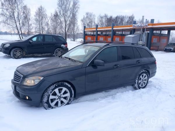 Grey Mercedes-Benz C 200 2009 in Jelgava, with an engine capacity of 2.20 L and mileage of 539 thousand km for 2950 €, photo 3 on AUTOMOTO.COM.LV