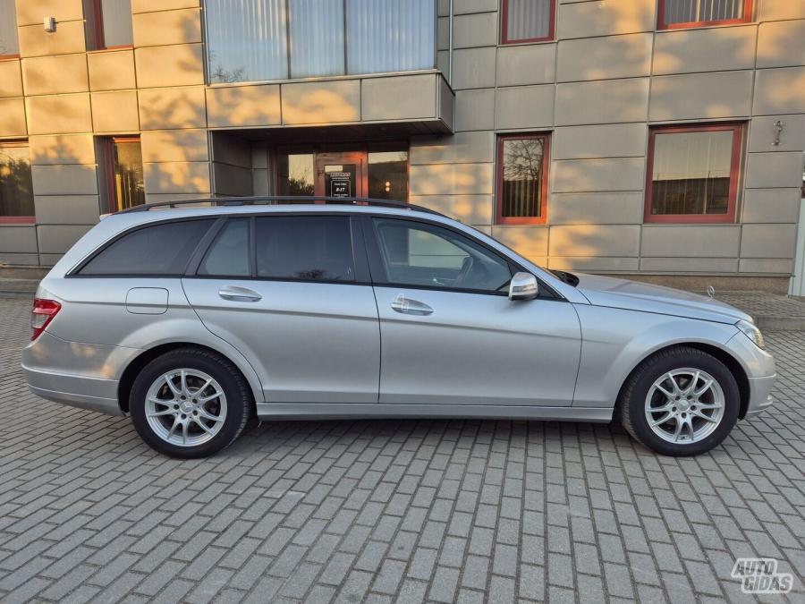 Grey Mercedes-Benz C 200 2009 in Mazeikiai, with an engine capacity of 2.20 L and mileage of 289 thousand km for 3950 €, photo 6 on AUTOMOTO.COM.LV