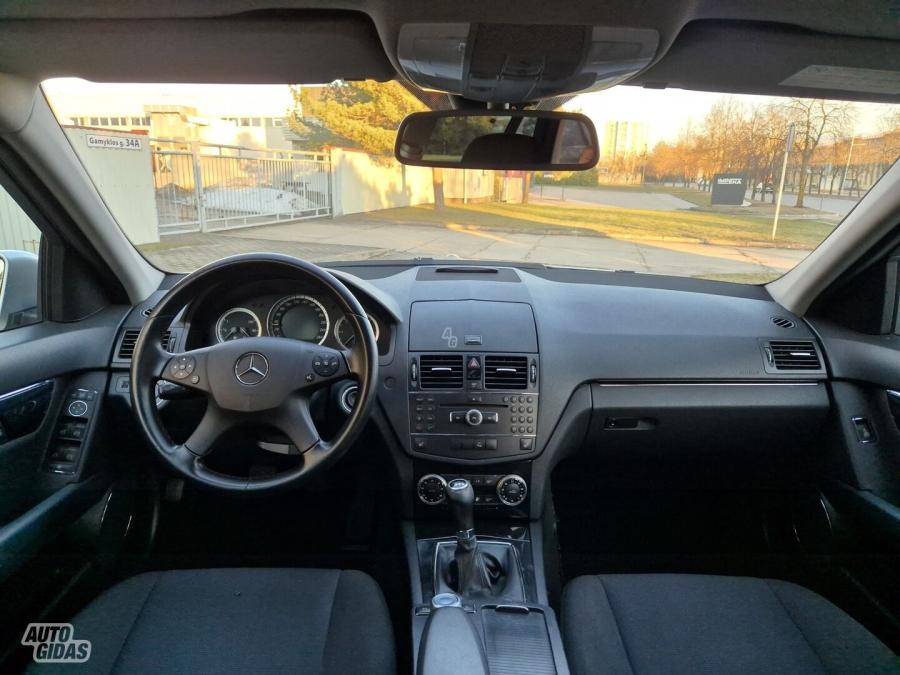 Grey Mercedes-Benz C 200 2009 in Mazeikiai, with an engine capacity of 2.20 L and mileage of 289 thousand km for 3950 €, photo 10 on AUTOMOTO.COM.LV